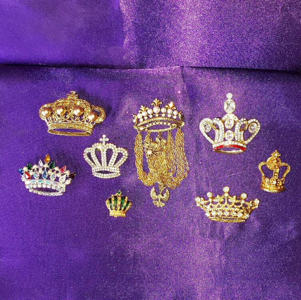 Crown Pin Collection - Gem
